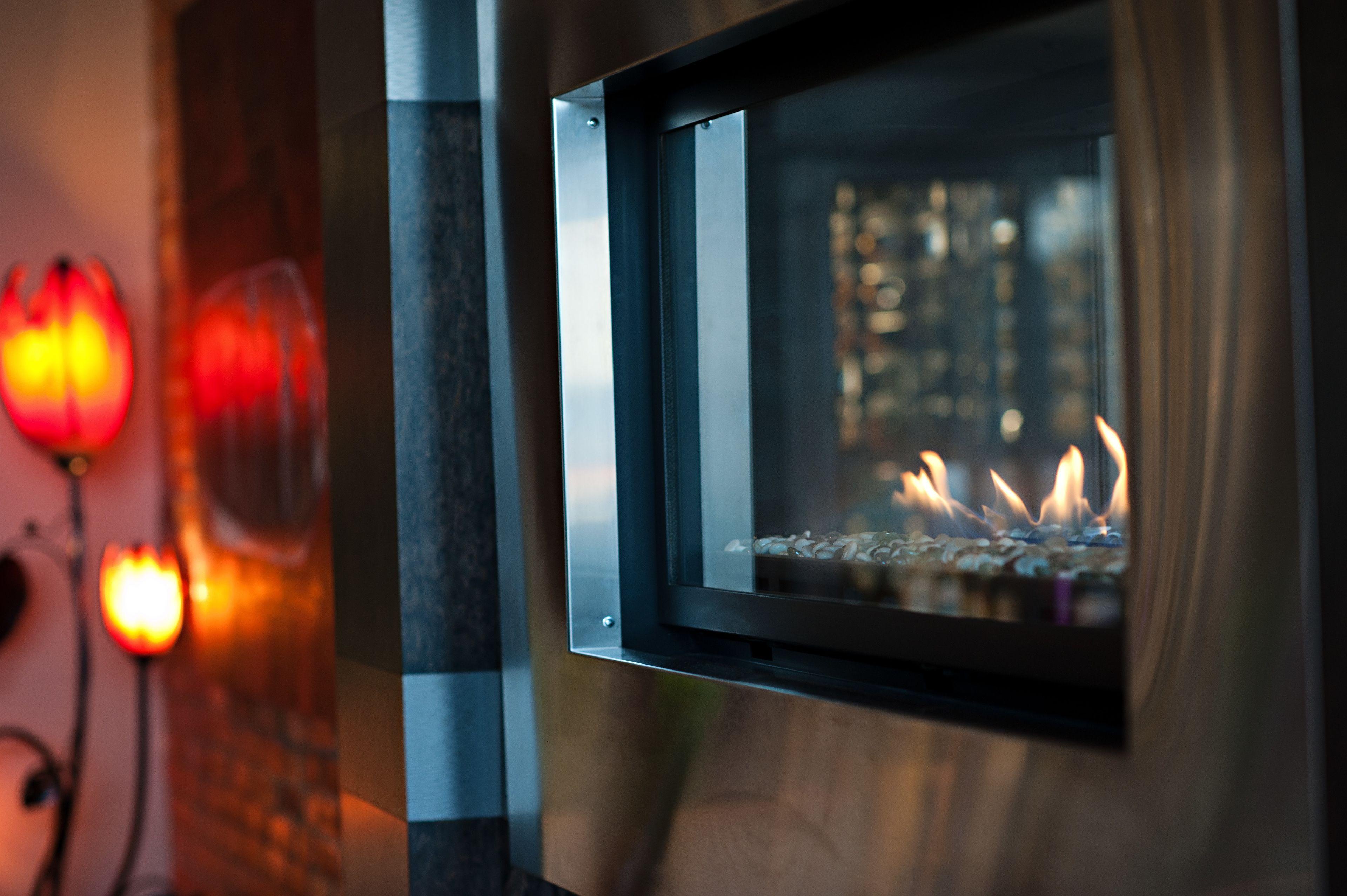 HOTEL RETRO SUITES | ⋆⋆⋆⋆ | CHATHAM-KENT, CANADA | SEASON DEALS FROM $133